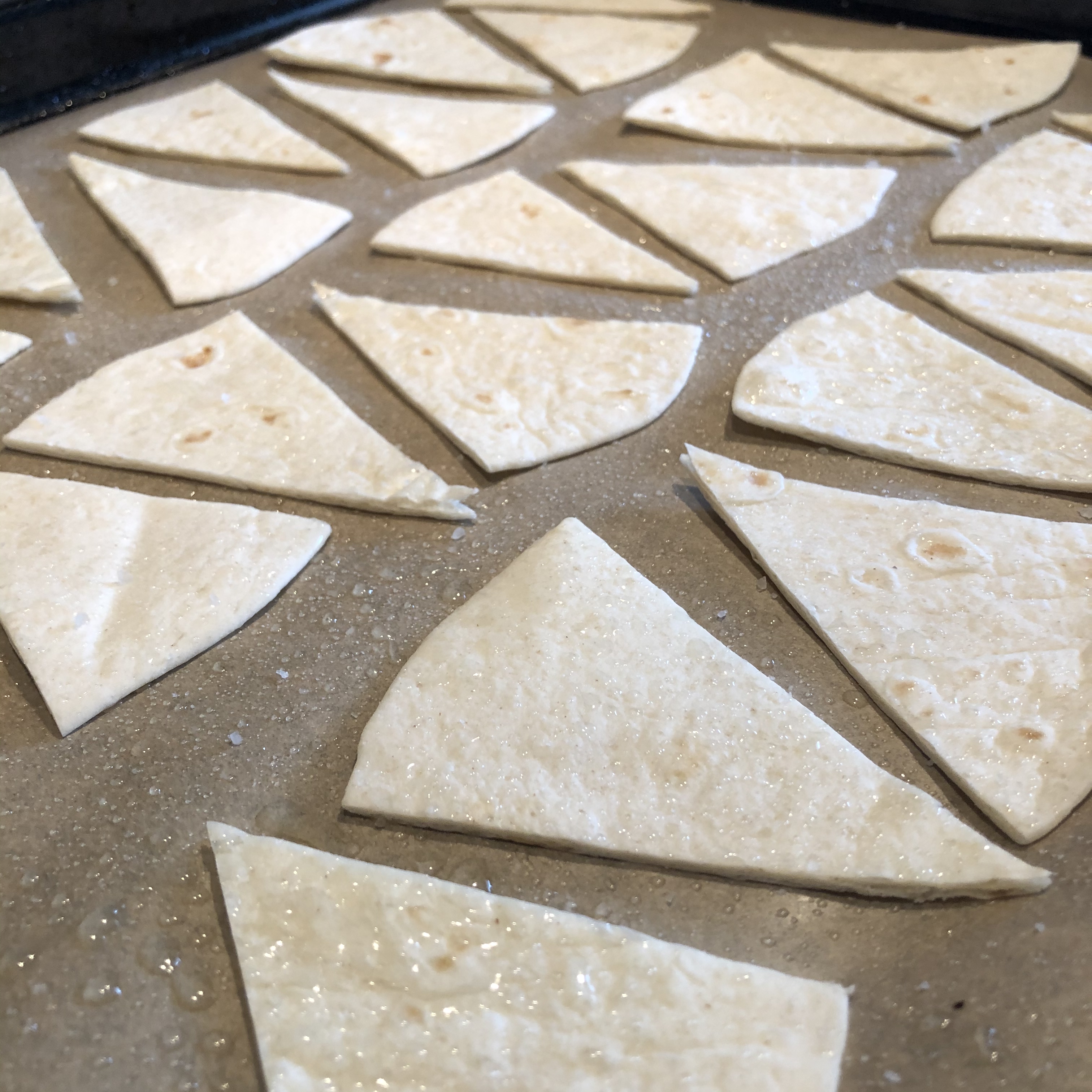 Tasty Chicken Nachos – LENNOX EATS